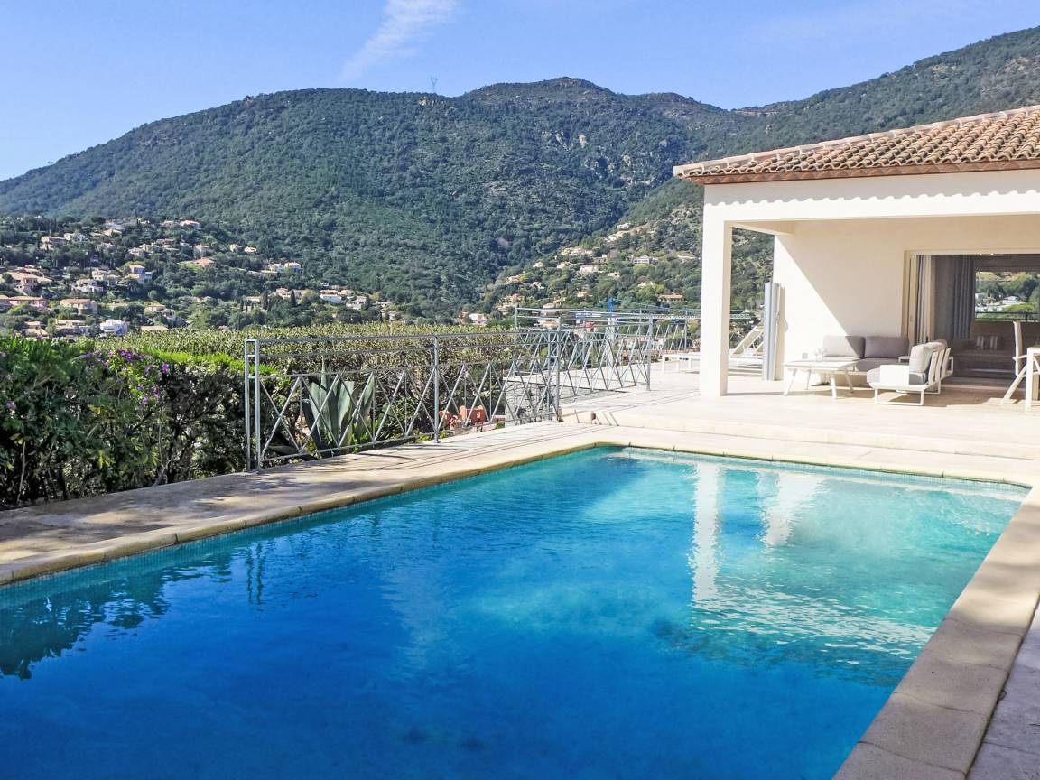 140 M² House ∙ 4 Bedrooms ∙ 8 Guests - Cavalaire-sur-Mer