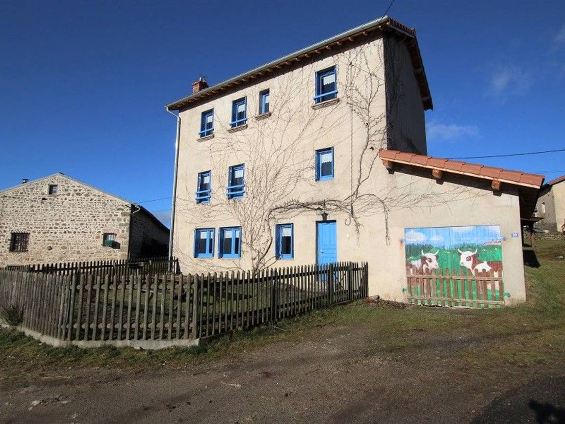 100 M² Cottage ∙ 4 Bedrooms ∙ 8 Guests - Auvergne