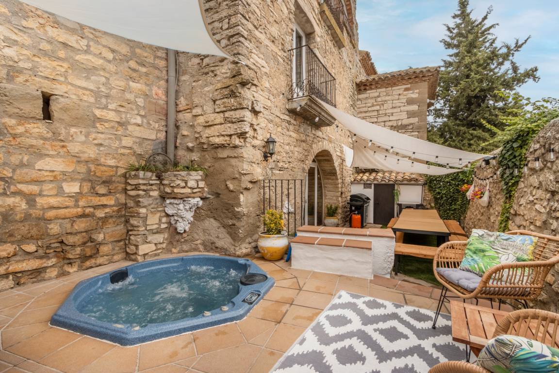 350 M² Casa ∙ 4 Habitaciones ∙ 18 Huéspedes - Guissona