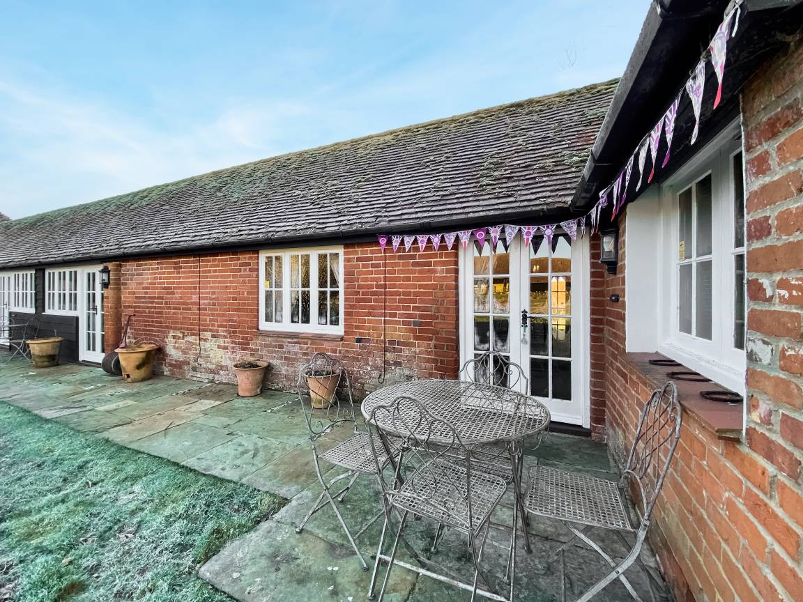Cottage ∙ 2 Bedrooms ∙ 4 Guests - Hampshire