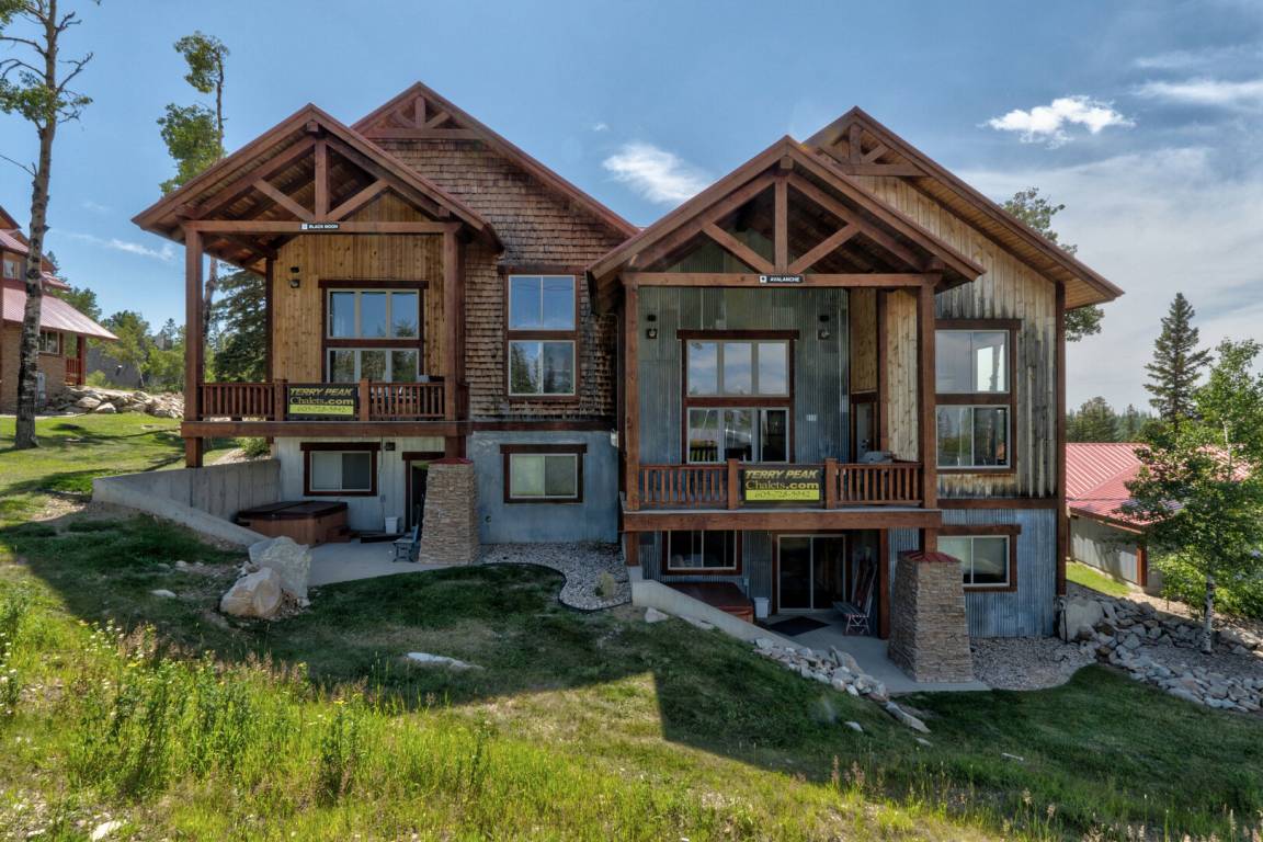 185 M² Buhardilla ∙ 6 Habitaciones ∙ 16 Huéspedes - Deadwood, SD