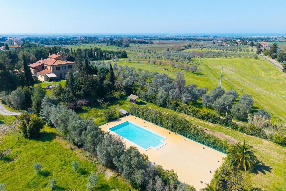 60 M² Apartment ∙ 1 Bedroom ∙ 4 Guests - Cecina