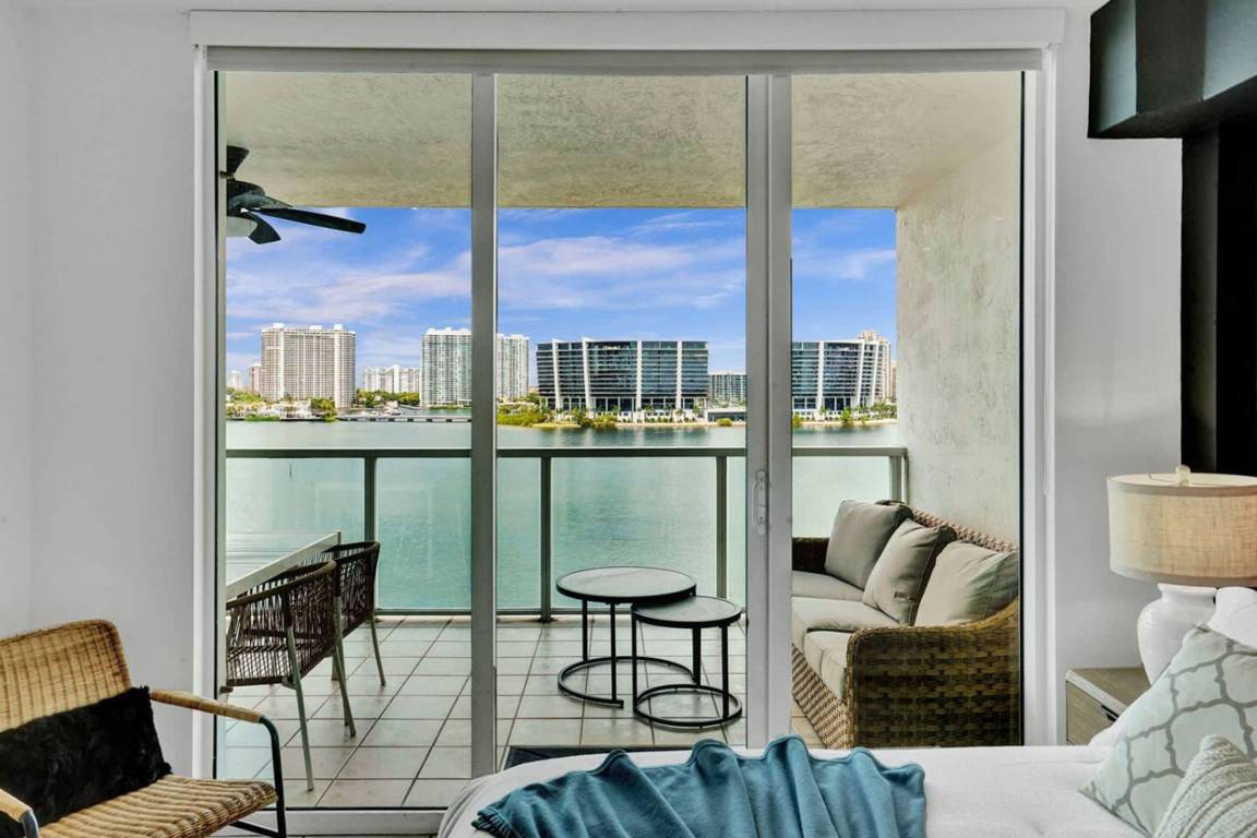 Apartamento ∙ 2 Habitaciones ∙ 6 Huéspedes - Sunny Isles Beach, FL