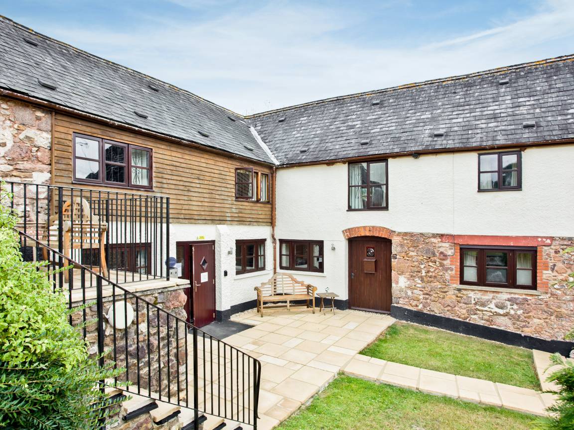 Cottage ∙ 7 Bedrooms ∙ 15 Guests - Dawlish