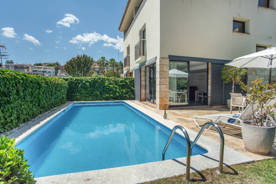 200 M² Ferienhaus ∙ 3 Schlafzimmer ∙ 5 Gäste - Sitges