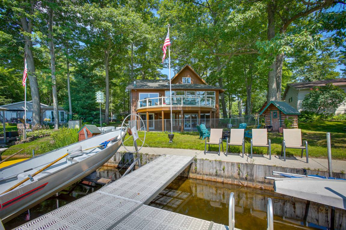 176 M² House ∙ 4 Bedrooms ∙ 12 Guests - Mitchell State Park, Cadillac
