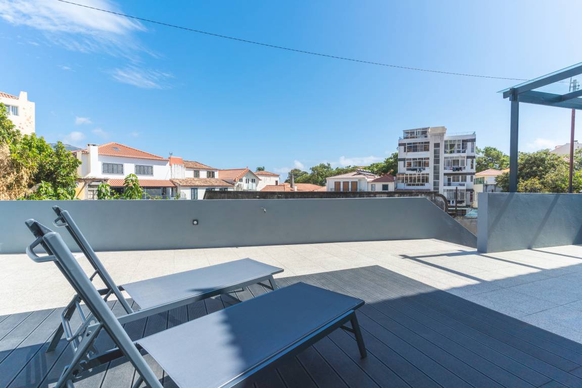 130 M² Talo ∙ 4 Makuuhuonetta ∙ 8 Vierasta - Funchal