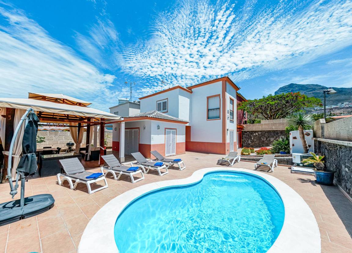127 M² Villa ∙ 3 Habitaciones ∙ 8 Huéspedes - Adeje