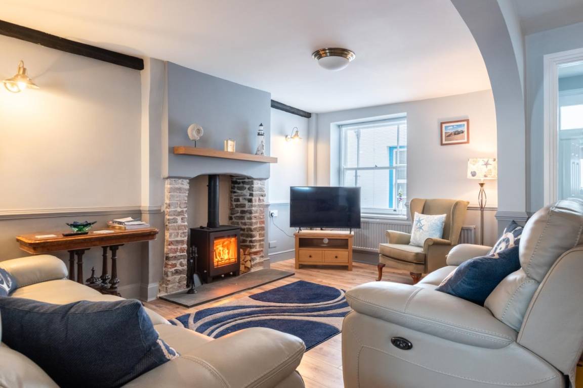 Cottage ∙ 3 Bedrooms ∙ 6 Guests - Appledore