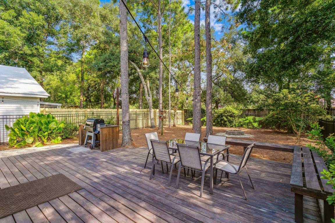 95 M² House ∙ 2 Bedrooms ∙ 6 Guests - Pensacola, FL