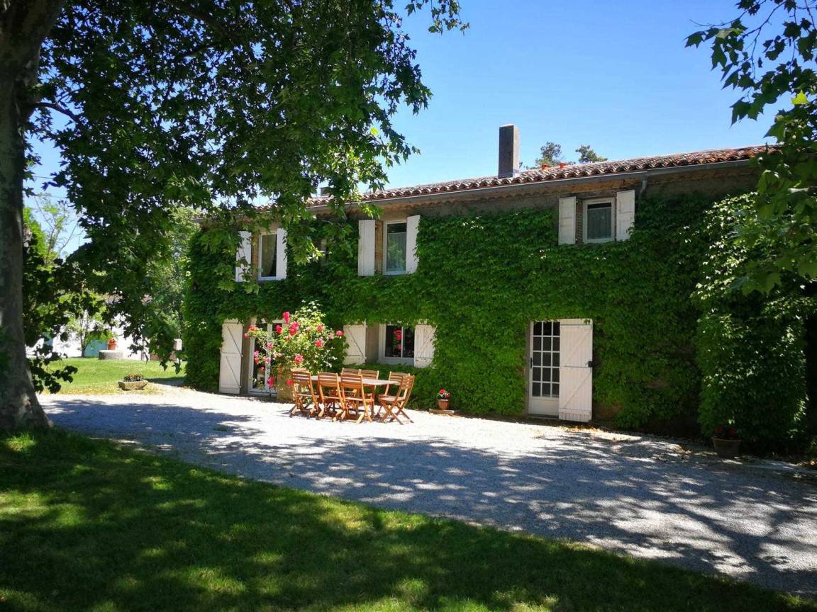 150 M² Gîte ∙ 4 Chambres ∙ 8 Personnes - La Pomarède