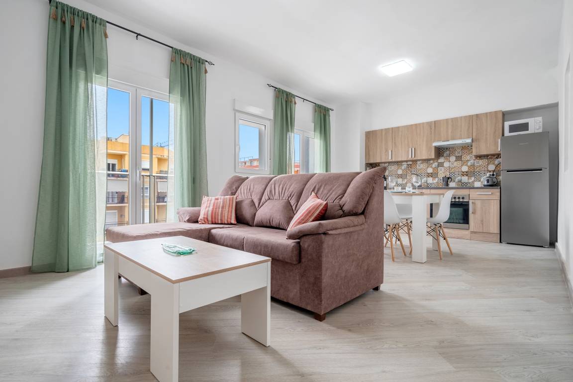 94 M² Apartamento ∙ 3 Habitaciones ∙ 6 Huéspedes - Cambrils
