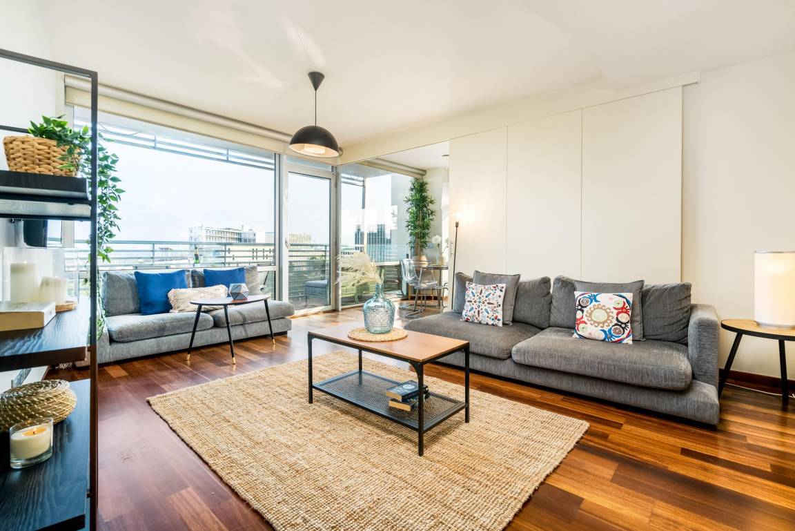 100 M² Ferienwohnung ∙ 2 Schlafzimmer ∙ 4 Gäste - Barberà del Vallès