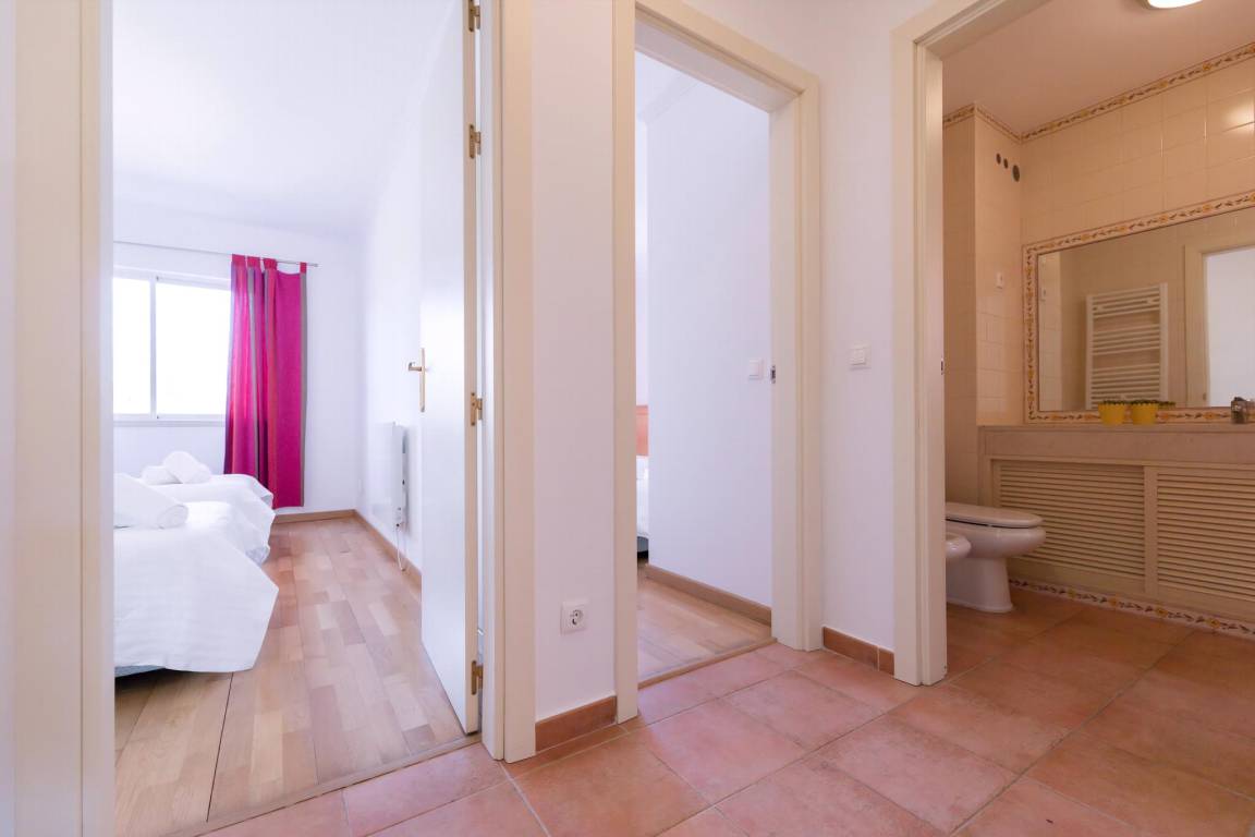 100 M² Villa ∙ 2 Slaapkamers ∙ 4 Gasten - Costa da Caparica