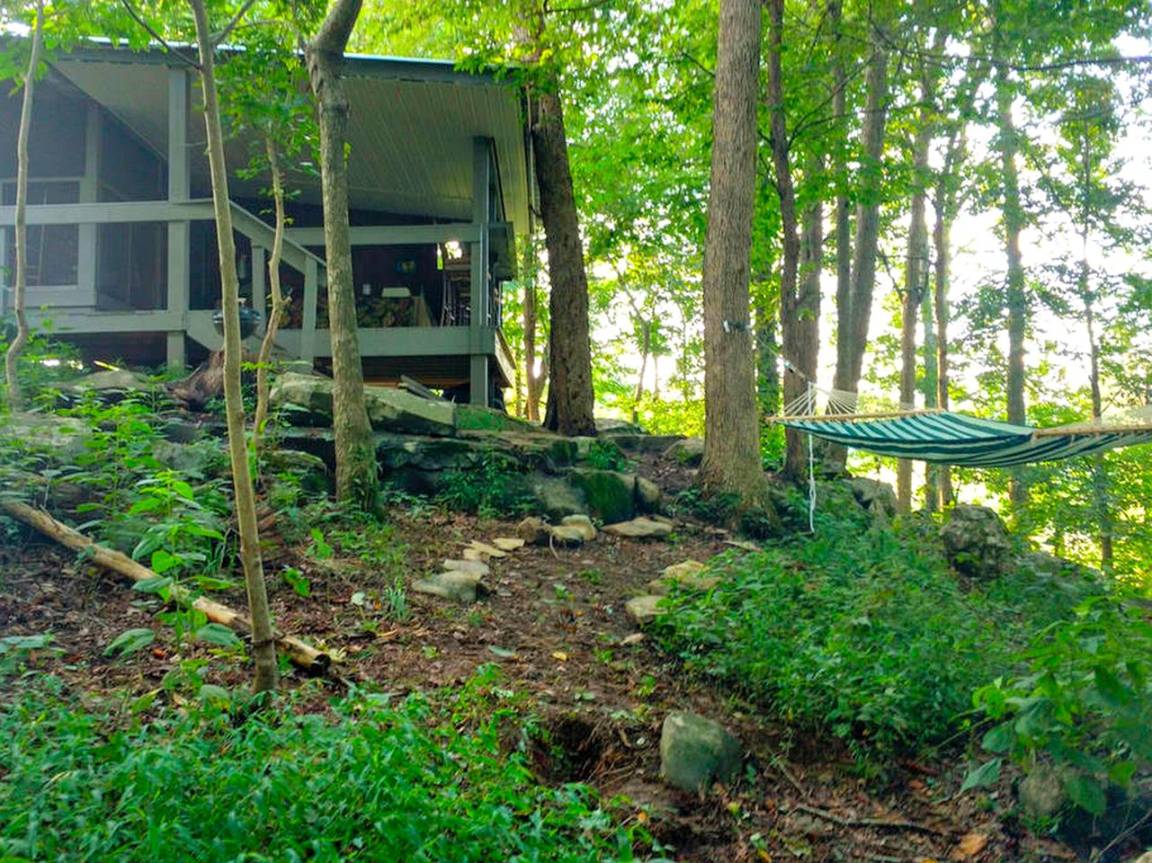 House ∙ 1 Bedroom ∙ 2 Guests - Cookeville, TN
