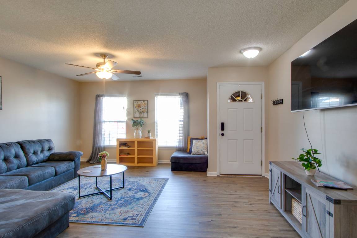 148 M² House ∙ 3 Bedrooms ∙ 7 Guests - Lexington, SC