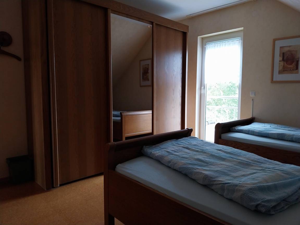 75 M² Ferienwohnung ∙ 2 Schlafzimmer ∙ 5 Gäste - Herxheim bei Landau (Pfalz)