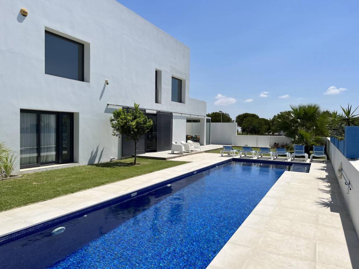 150 M² Casa ∙ 3 Habitaciones ∙ 6 Huéspedes - Conil de la Frontera