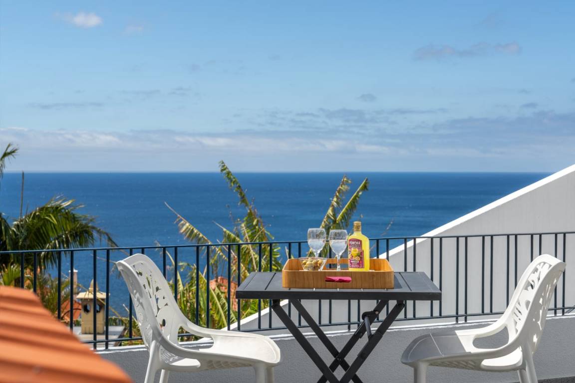 165 M² Ferienhaus ∙ 2 Schlafzimmer ∙ 4 Gäste - Funchal