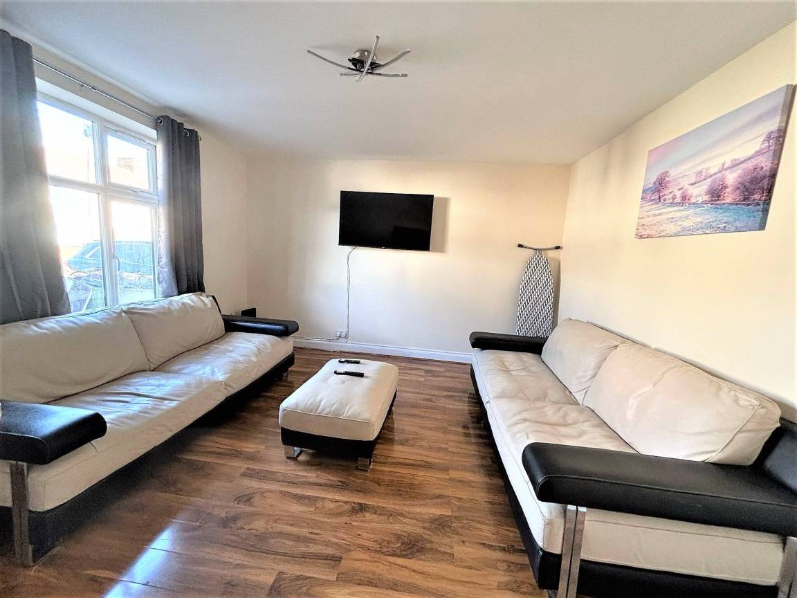 56 M² House ∙ 5 Bedrooms ∙ 8 Guests - Woolwich