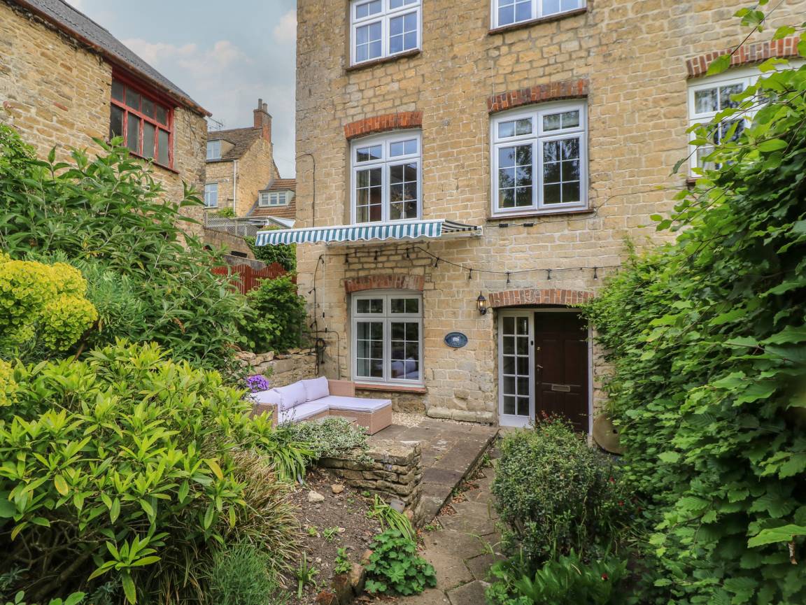 Cottage ∙ 4 Bedrooms ∙ 6 Guests - Stroud, UK