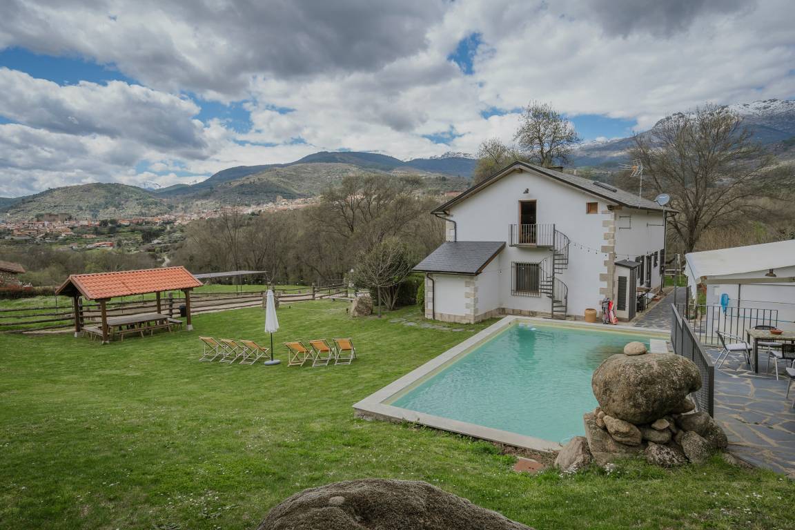 100 M² Chalet ∙ 4 Habitaciones ∙ 10 Huéspedes - Cuevas del Valle