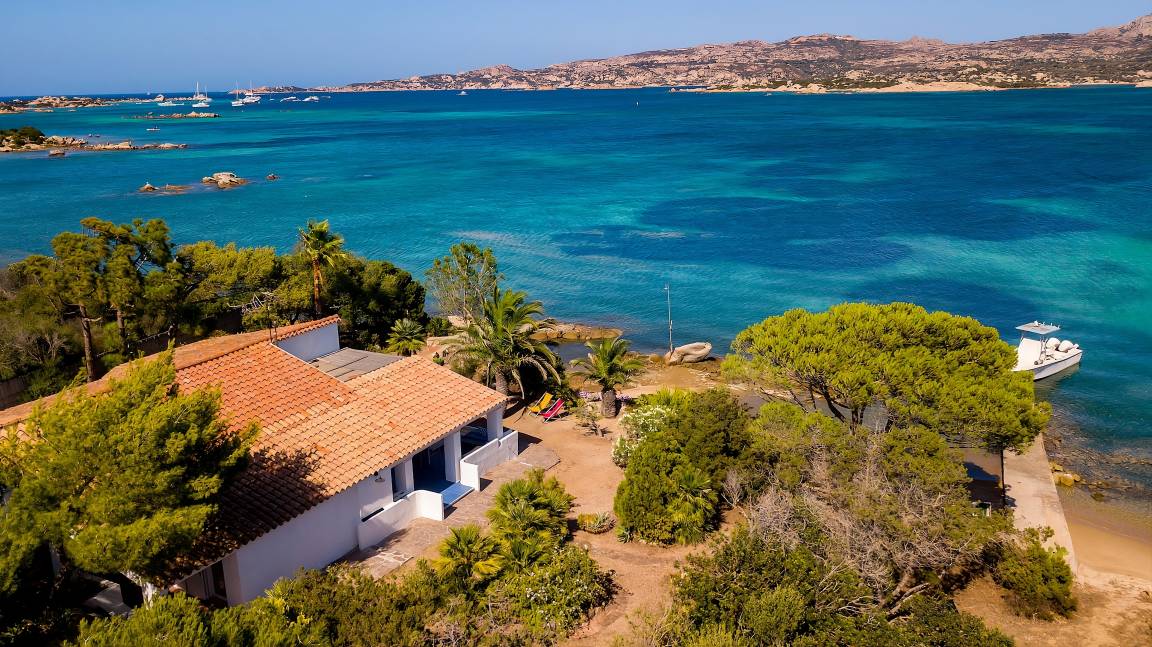 115 M² Villa ∙ 4 Bedrooms ∙ 8 Guests - La Maddalena