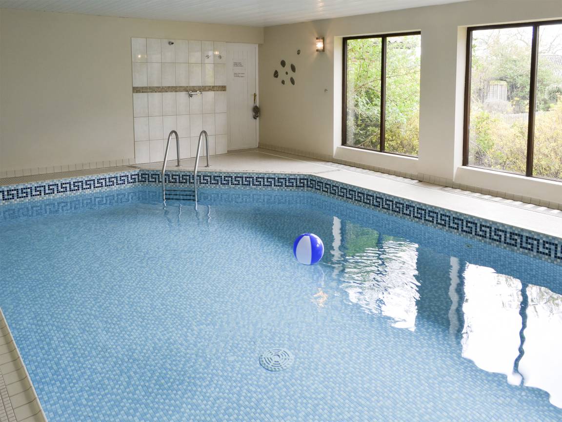 A Dog Friendly Cottage For Four With Its Own Swimming Pool And Enclosed Garden. - Norwich