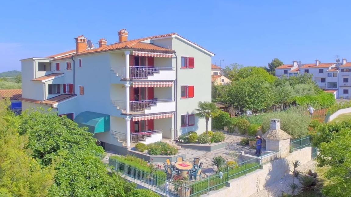 85 M² Ferienhaus ∙ 2 Schlafzimmer ∙ 5 Gäste - Poreč
