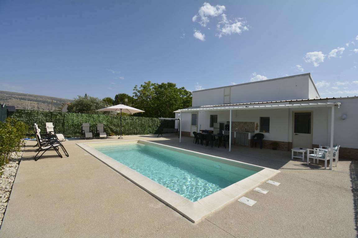 115 M² Villa ∙ 2 Bedrooms ∙ 6 Guests - Vittoria