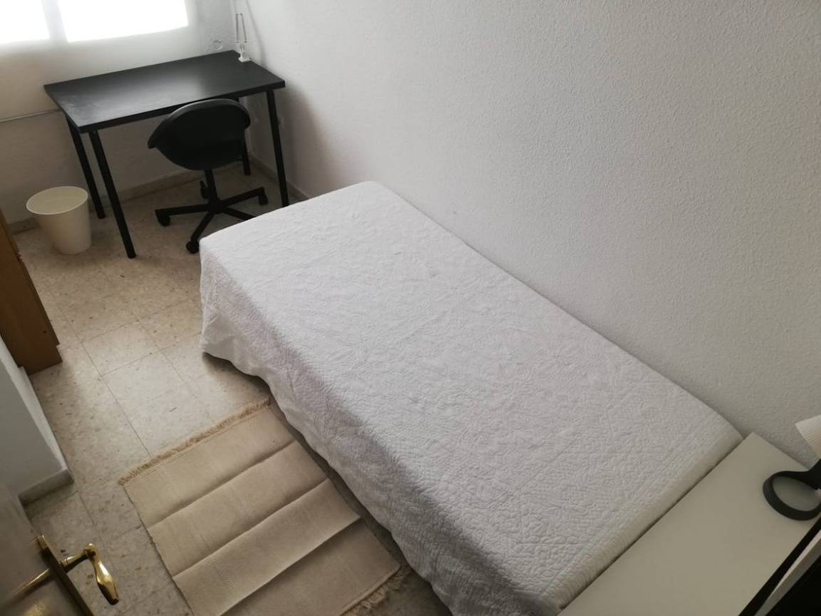 90 M² Private Room ∙ 1 Bedroom ∙ 1 Guest - Valencia