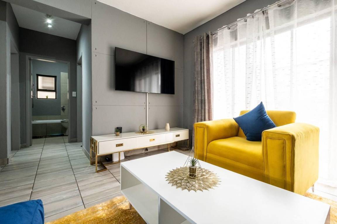 75 M² Apartment ∙ 2 Bedrooms ∙ 4 Guests - Chartwell