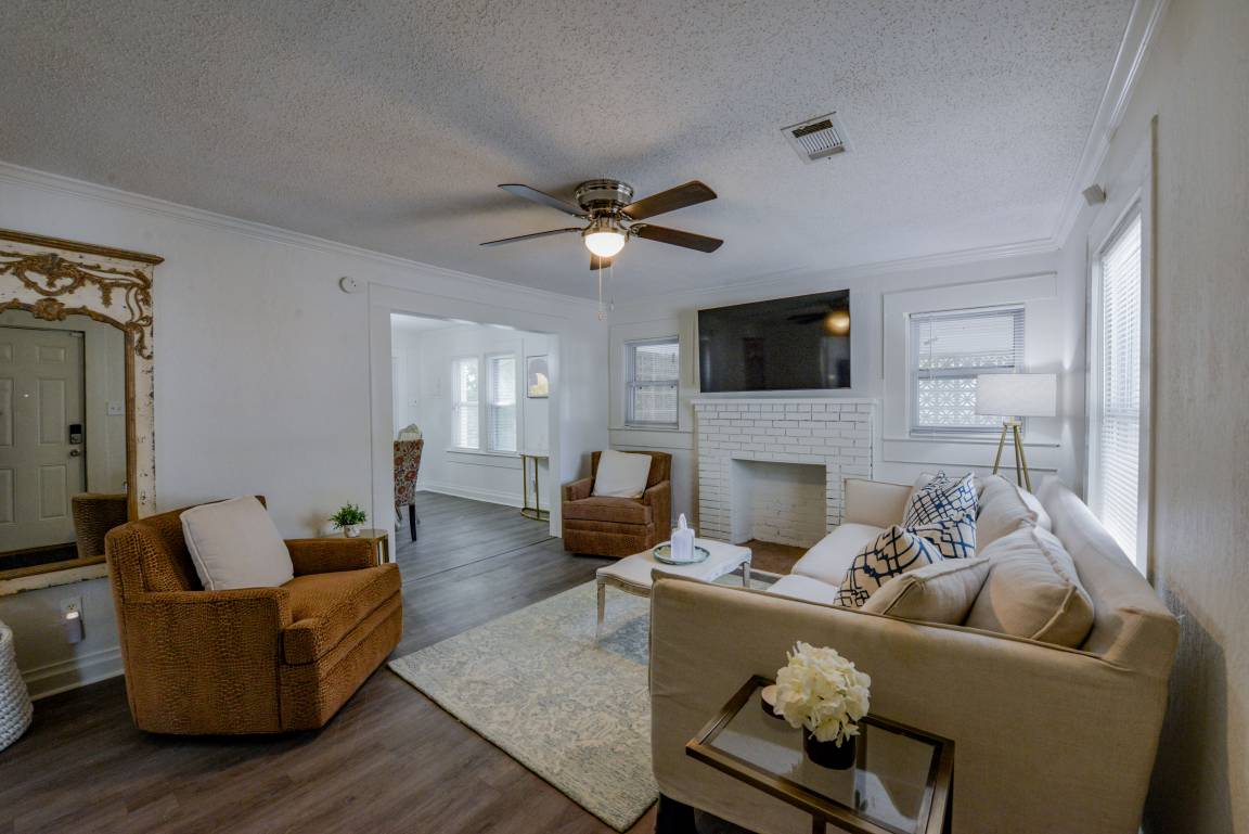 102 M² House ∙ 3 Bedrooms ∙ 12 Guests - Tuscaloosa, AL