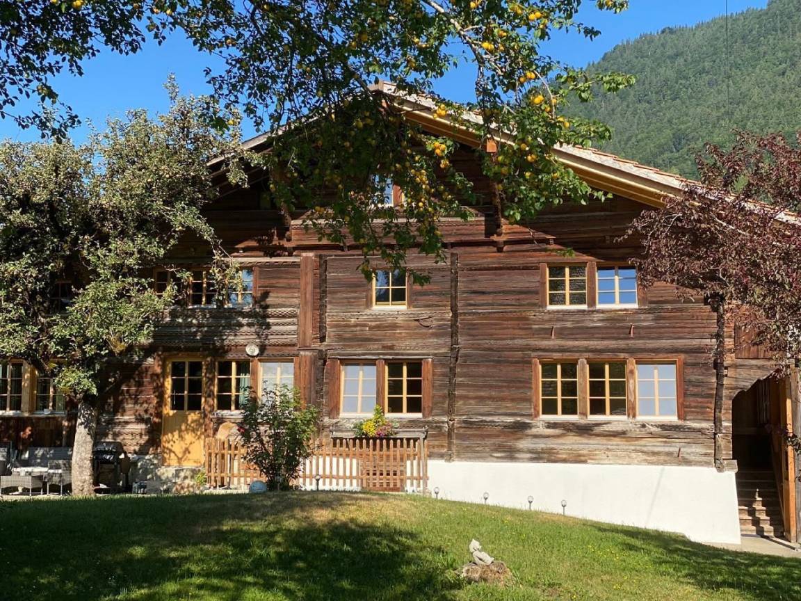 95 M² Apartment ∙ 2 Bedrooms ∙ 6 Guests - Brienz