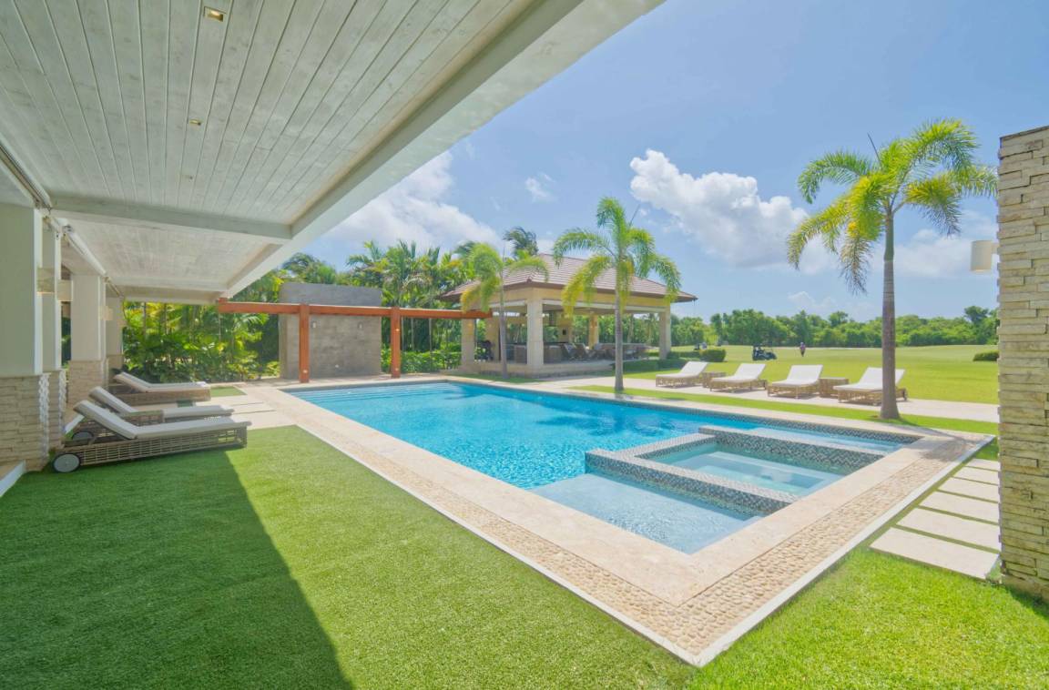 1100 M² Villa ∙ 5 Bedrooms ∙ 12 Guests - Punta Cana