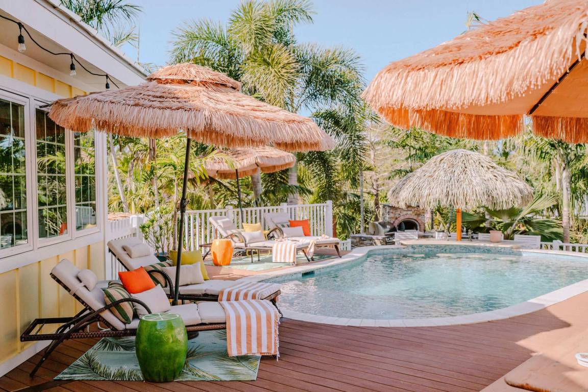 House ∙ 4 Bedrooms ∙ 10 Guests - Fort Myers Beach, FL