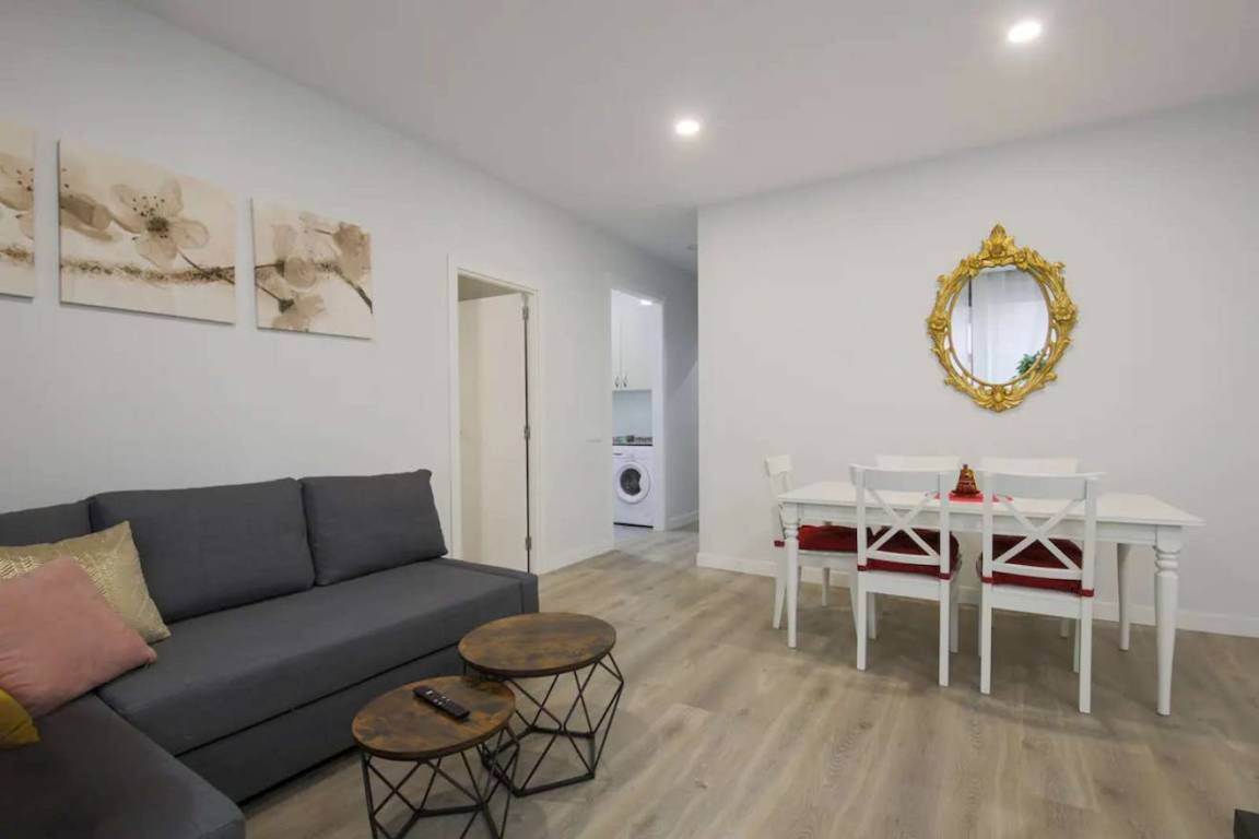 65 M² Apartamento ∙ 2 Habitaciones ∙ 6 Huéspedes - Fuenlabrada