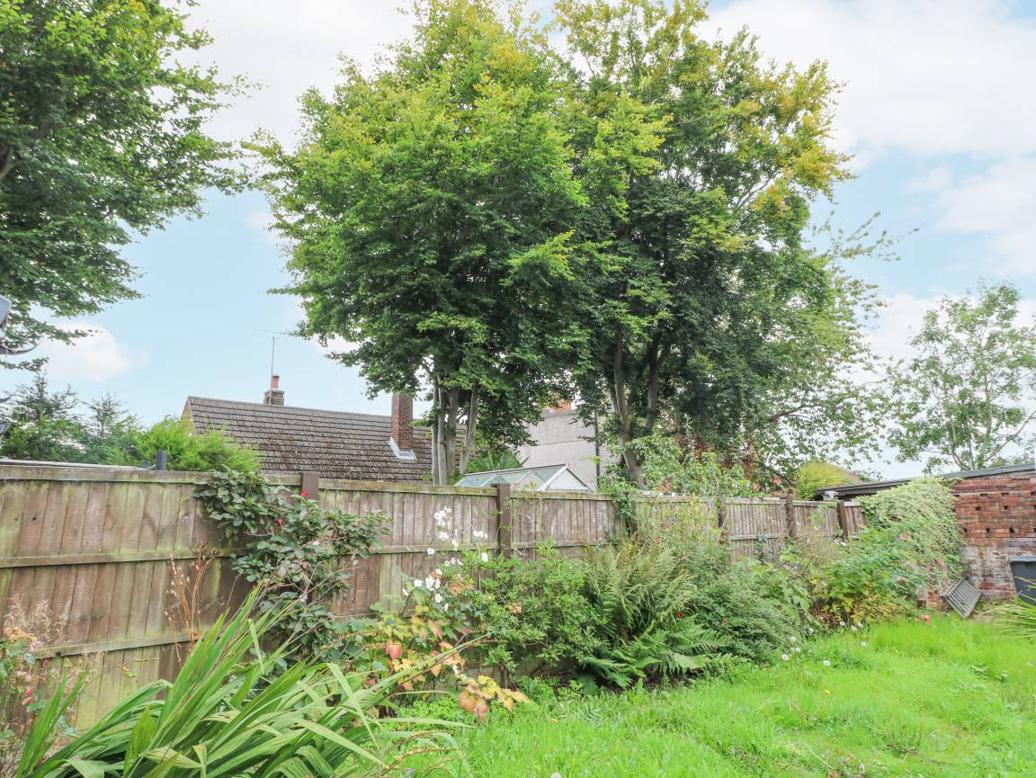 Cottage ∙ 2 Bedrooms ∙ 4 Guests - Chesterfield