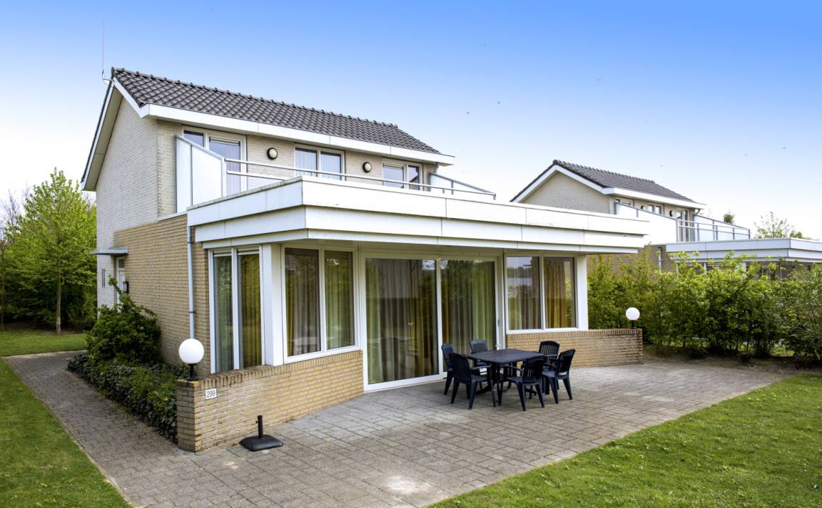 100 M² Ferienhaus ∙ 2 Schlafzimmer ∙ 4 Gäste - Roermond