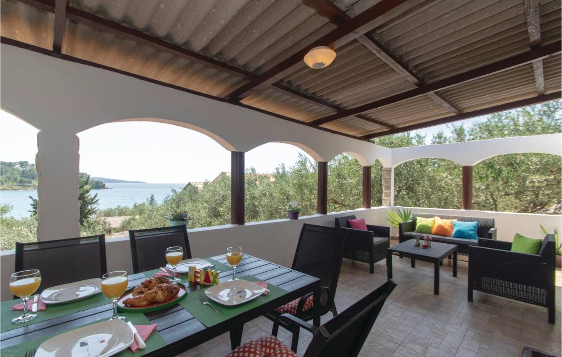 66 M² House ∙ 2 Bedrooms ∙ 5 Guests - Vela Luka
