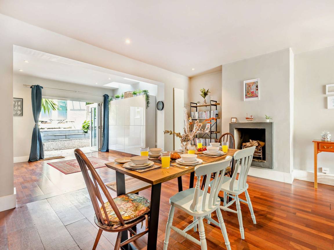 Cottage ∙ 3 Bedrooms ∙ 6 Guests - Paignton