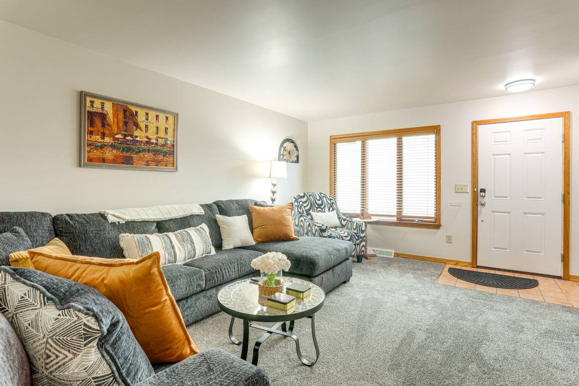 86 M² Apartment ∙ 2 Bedrooms ∙ 5 Guests - DuBois, PA