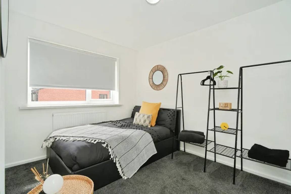 43 M² House ∙ 2 Bedrooms ∙ 4 Guests - Bolton