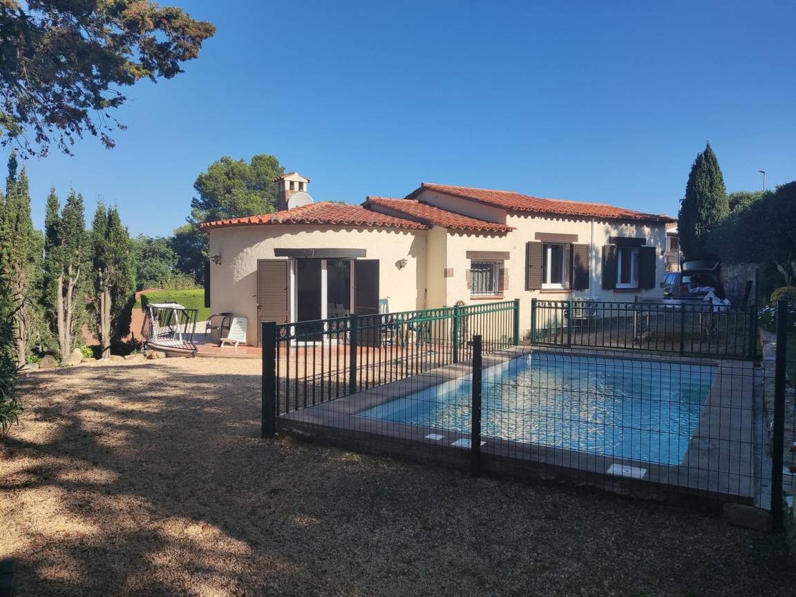 90 M² Villa ∙ 2 Bedrooms ∙ 4 Guests - Tamariu