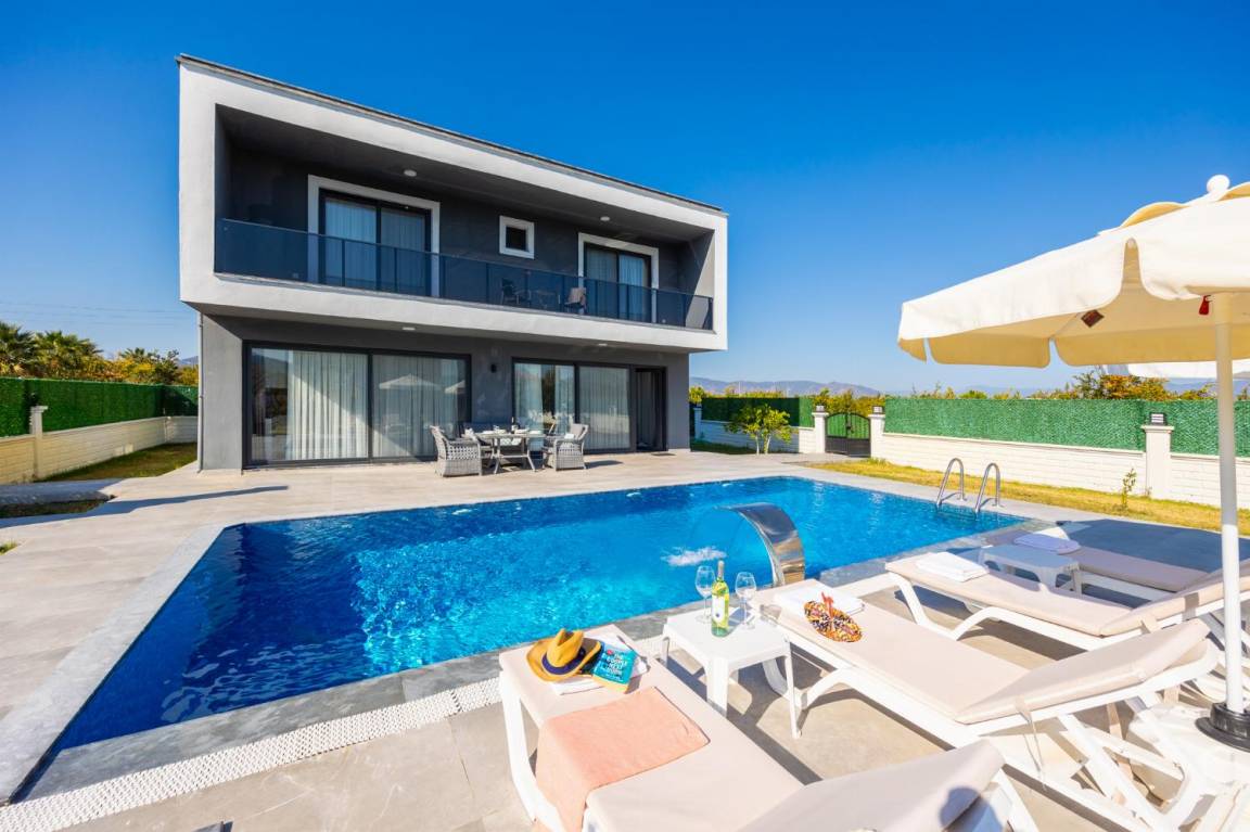 210 M² Villa ∙ 4 Bedrooms ∙ 8 Guests - Dalaman