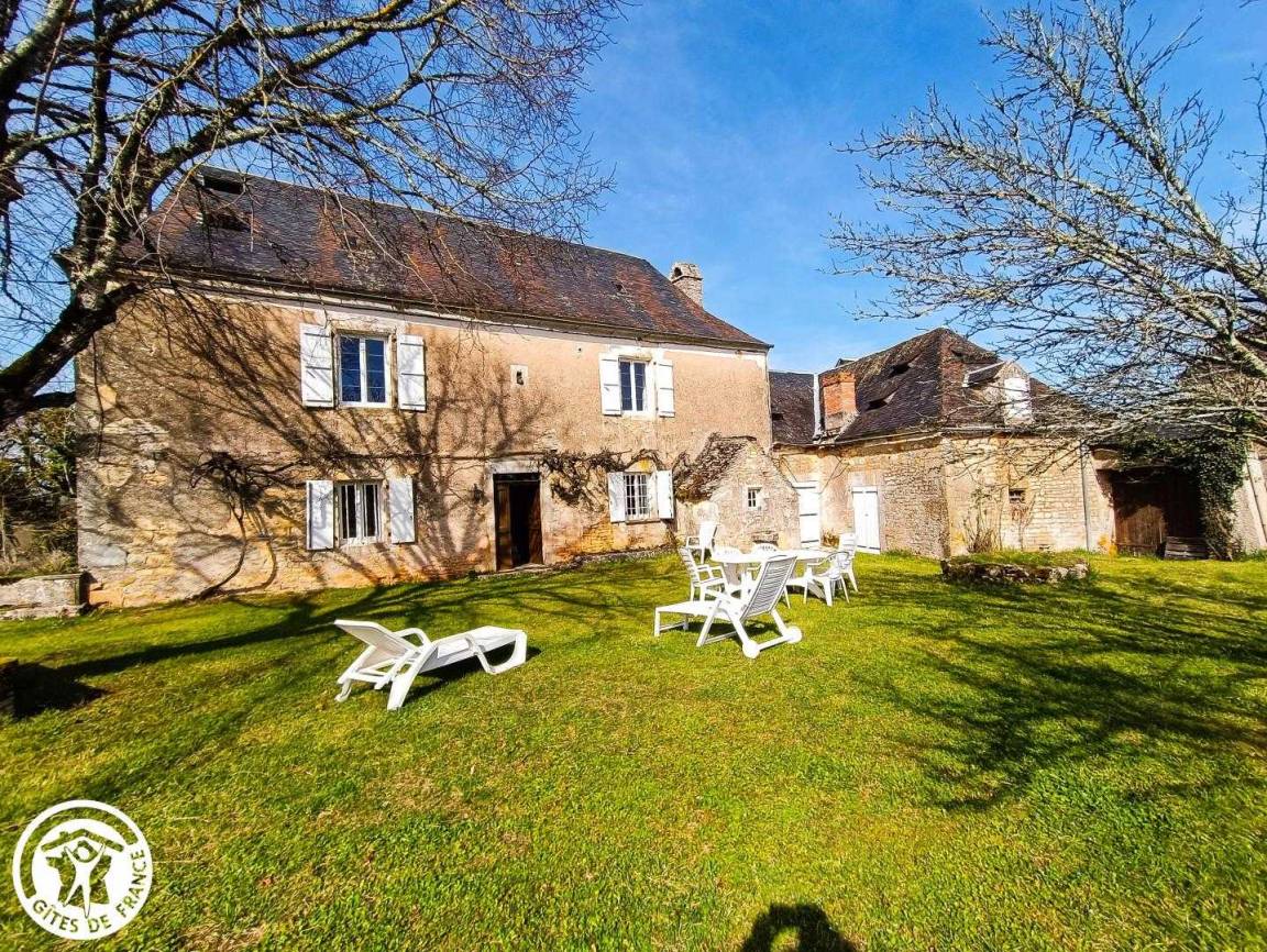 146 M² Gîte ∙ 3 Habitaciones ∙ 9 Huéspedes - Turenne