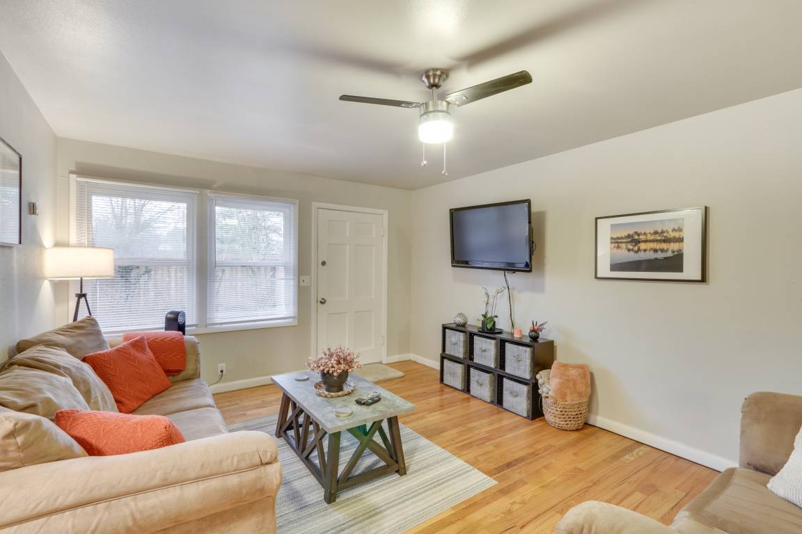 69 M² Apartment ∙ 2 Bedrooms ∙ 4 Guests - Portland, OR