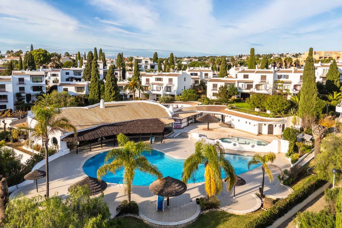 75 M² Apartment ∙ 2 Bedrooms ∙ 6 Guests - Guia