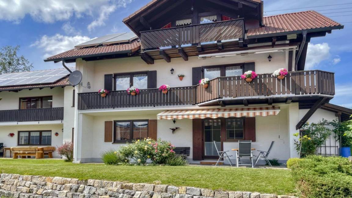 85 M² Ferienwohnung ∙ 2 Schlafzimmer ∙ 6 Gäste - Bad Bayersoien