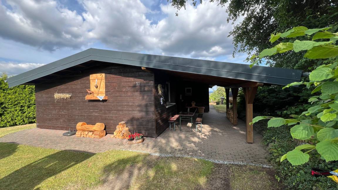 90 M² Ferienhaus ∙ 2 Schlafzimmer ∙ 4 Gäste - Bromskirchen